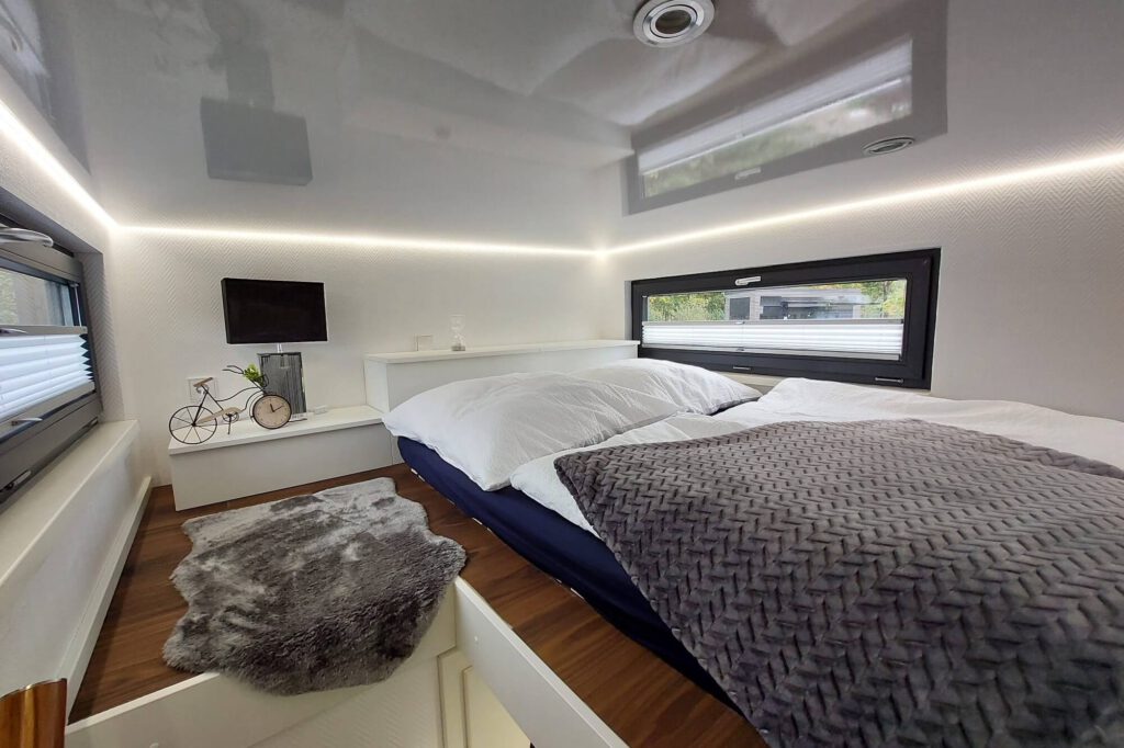 Tiny House 12 - Dubai | Tiny House mieten - Direkt am See - Urlaub am ...